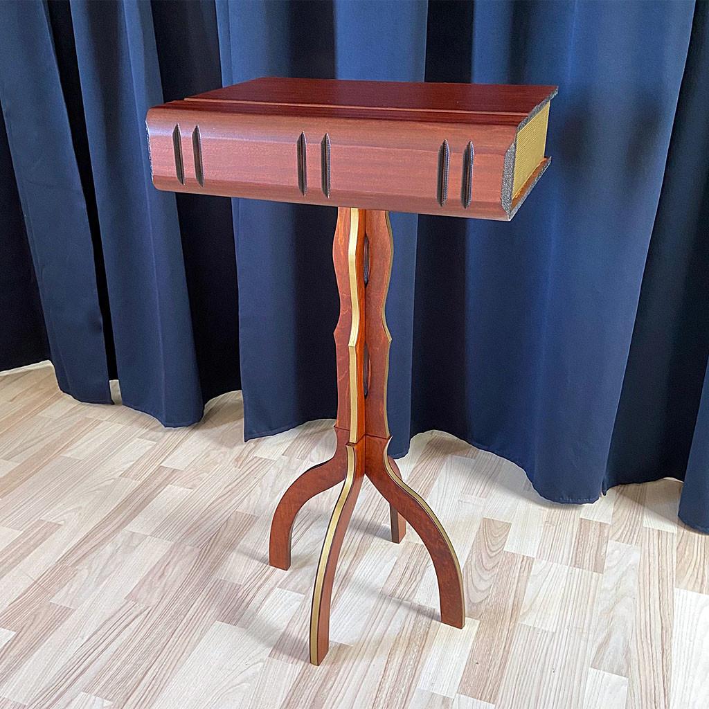 Køb THE BOOK TABLE DELUXE hos Pegani